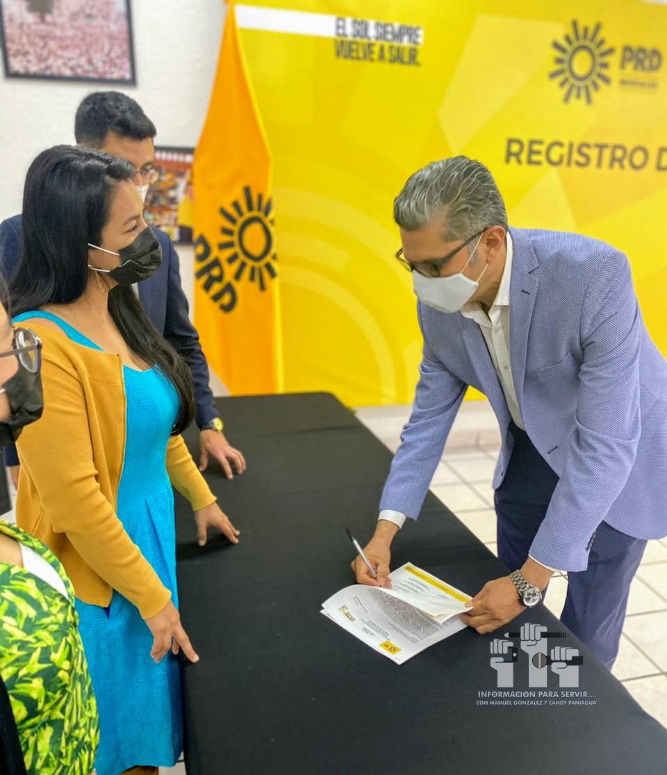 Ulises Rangel se registra como precandidato a diputado local por el Distrito de Apatzingán por ...